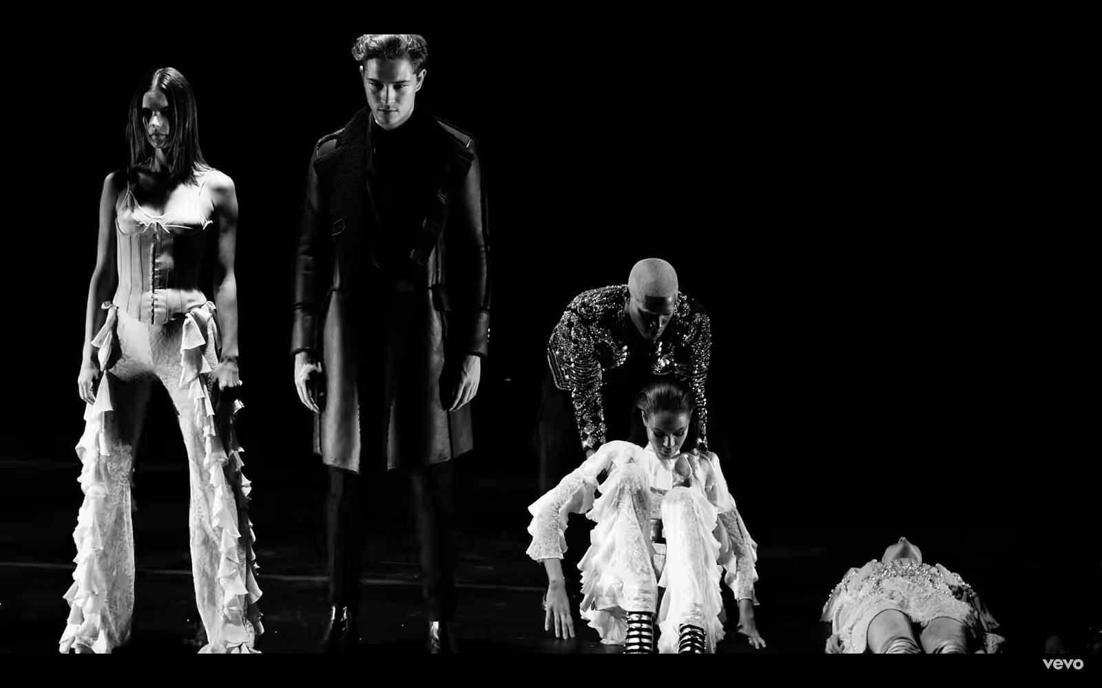 Kanye West - Wolves (Balmain Campaign) - Dynamic Wallpaper Club
