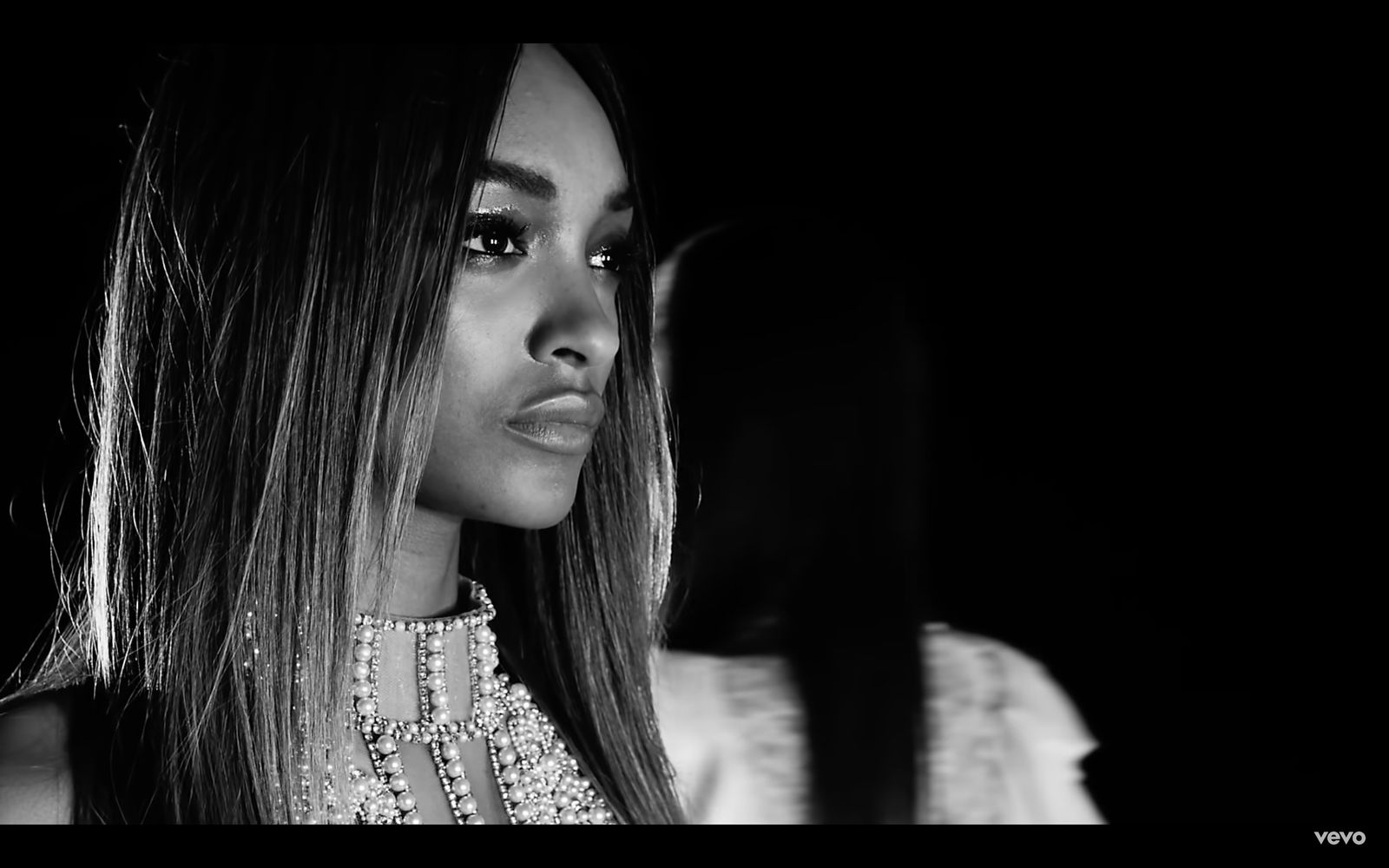 Kanye West - Wolves (Balmain Campaign) - Dynamic Wallpaper Club
