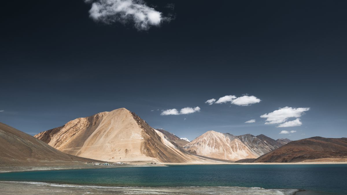 Pangong Tso - Dynamic Wallpaper Club