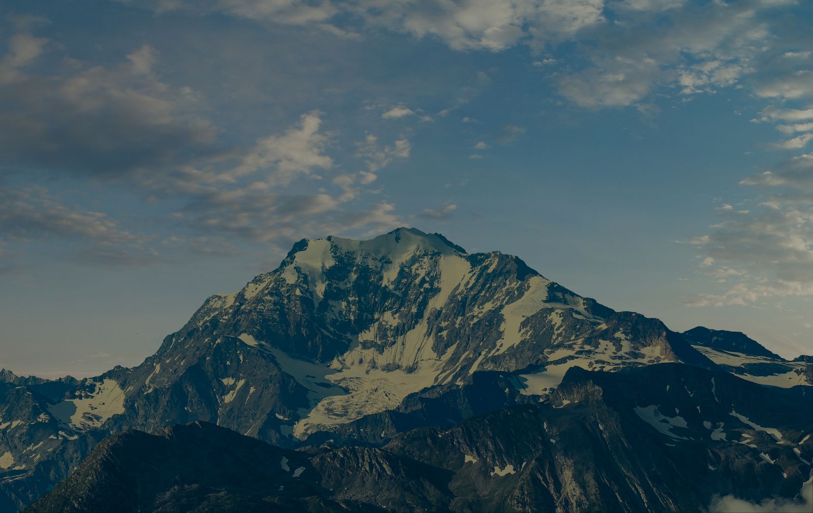 Snowy Mountain - Dynamic Wallpaper Club